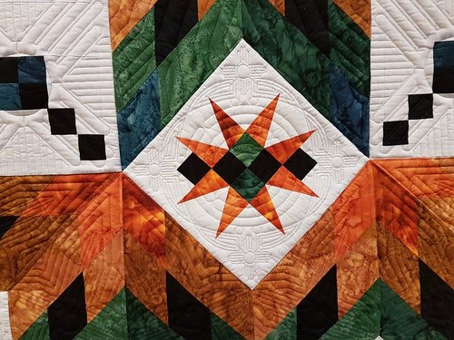 Shop | Category: Sets | Product: Taos Quilt Set